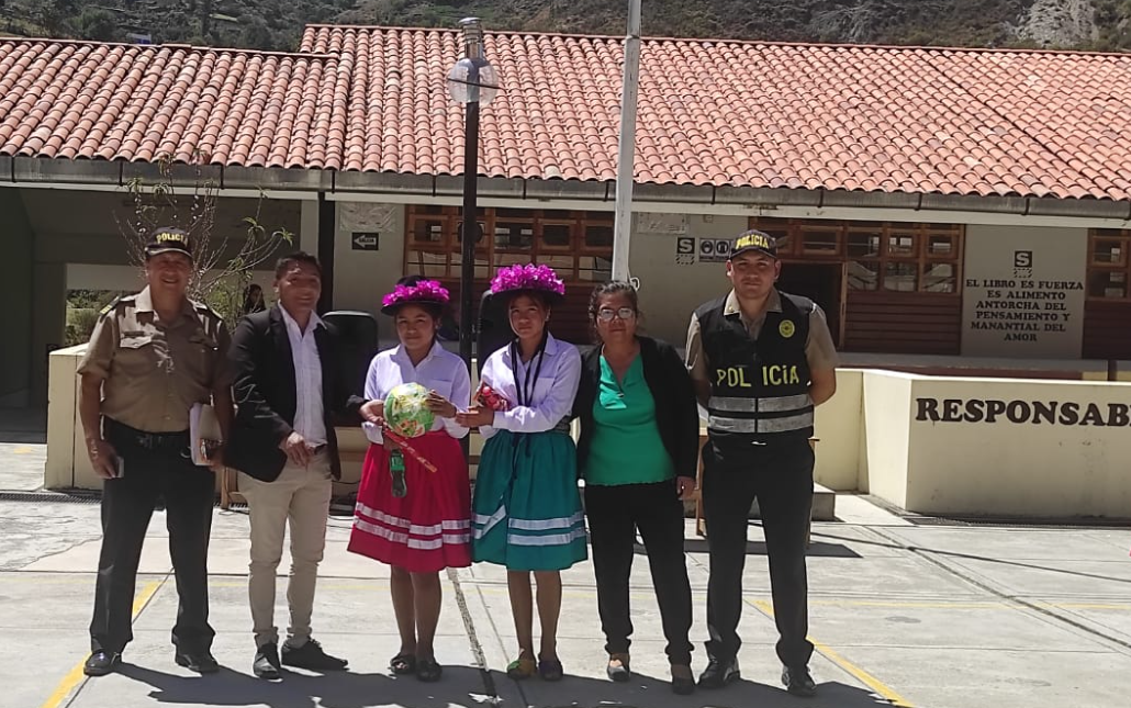 LA COMISARÃ A PNP CASINCHIHUA IMPULSA LA CULTURA CON CONCURSO DE POESÃ ...